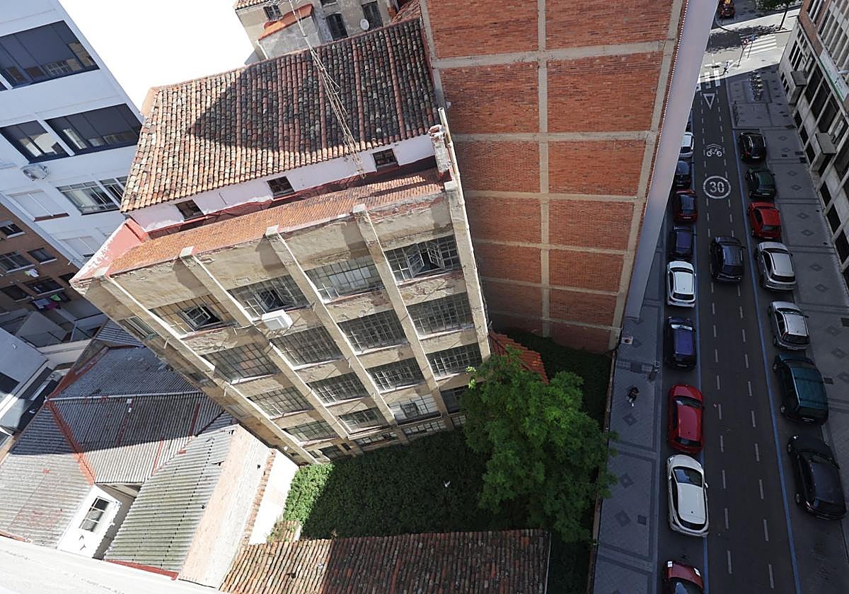 Dos bloques con 35 apartamentos y fachadas a Felipe II y San Blas borrarán un histórico solar ...